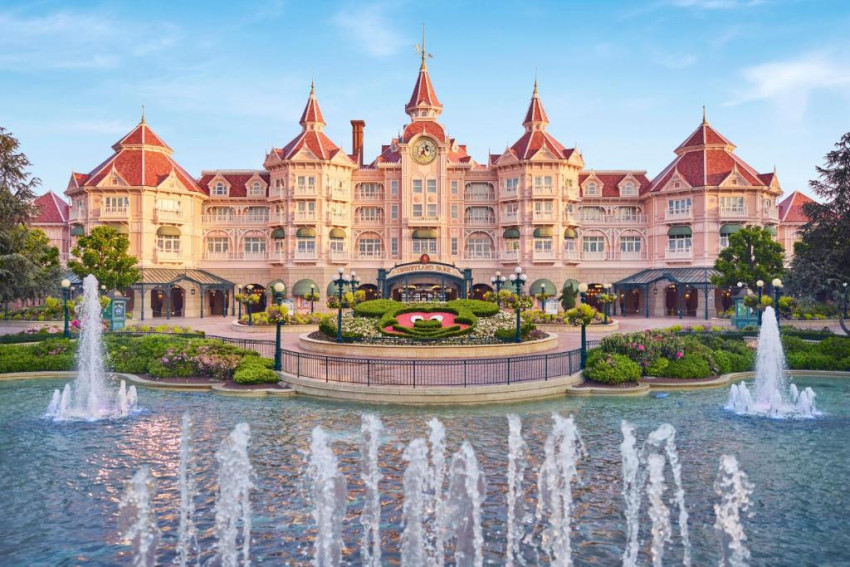 Disneyland Hotel de Paris, Chessy, FR | Book online
