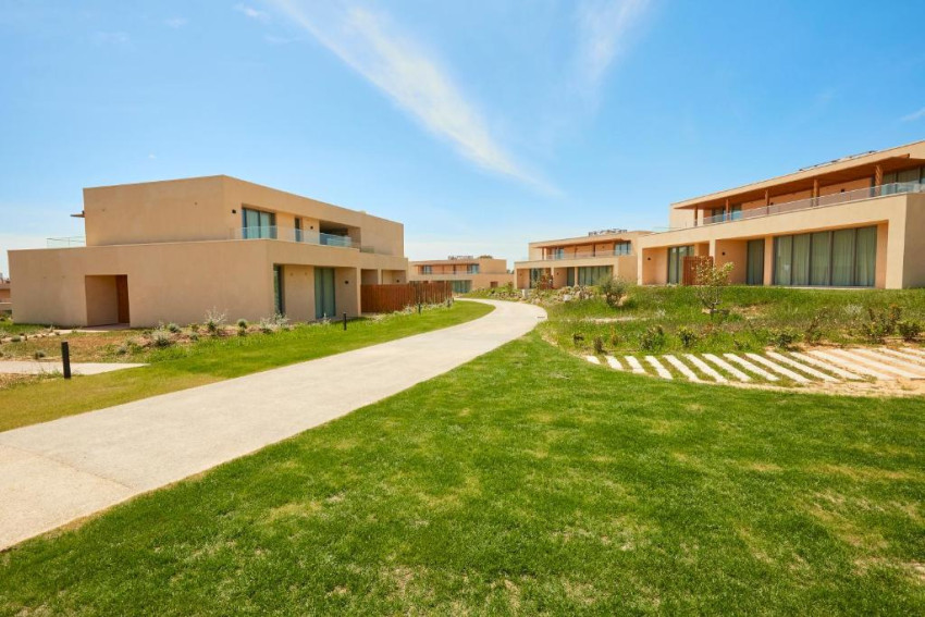 White Shell Beach Villas, Porches, PT | Book online